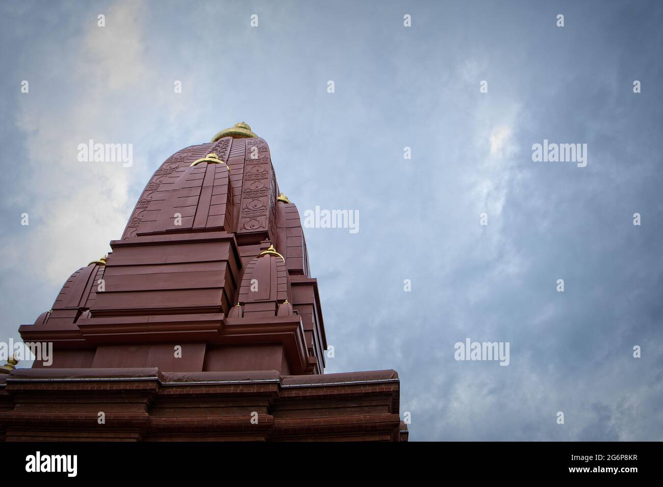 Two story temple hi-res stock photography and images - Alamy