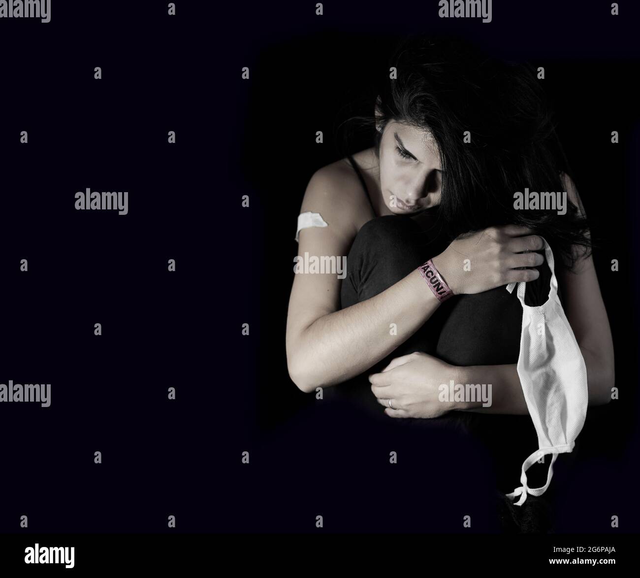 Hugging legs hi-res stock photography and images - Alamy