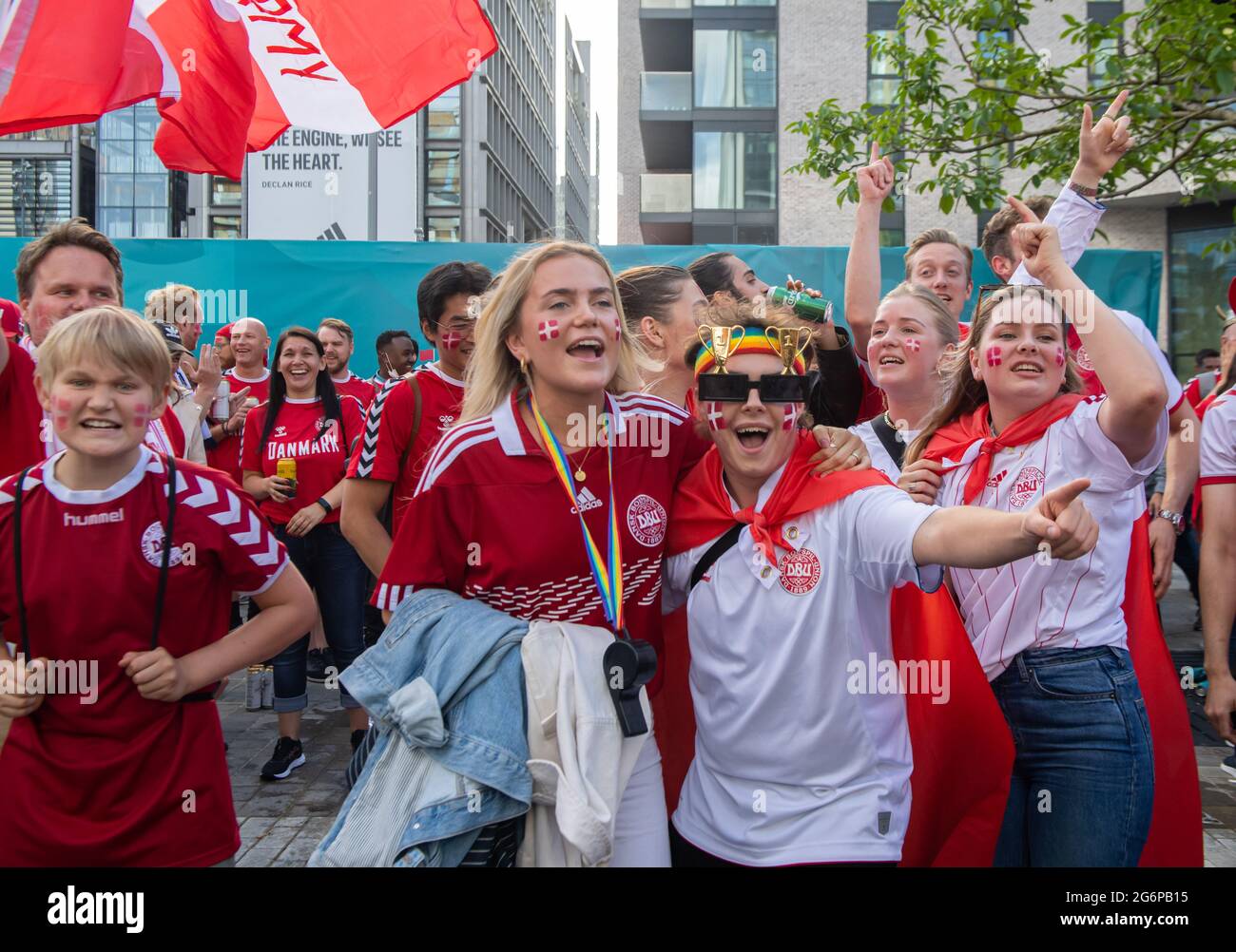 Euro 2020 final wembley fans hi-res stock photography and images - Alamy