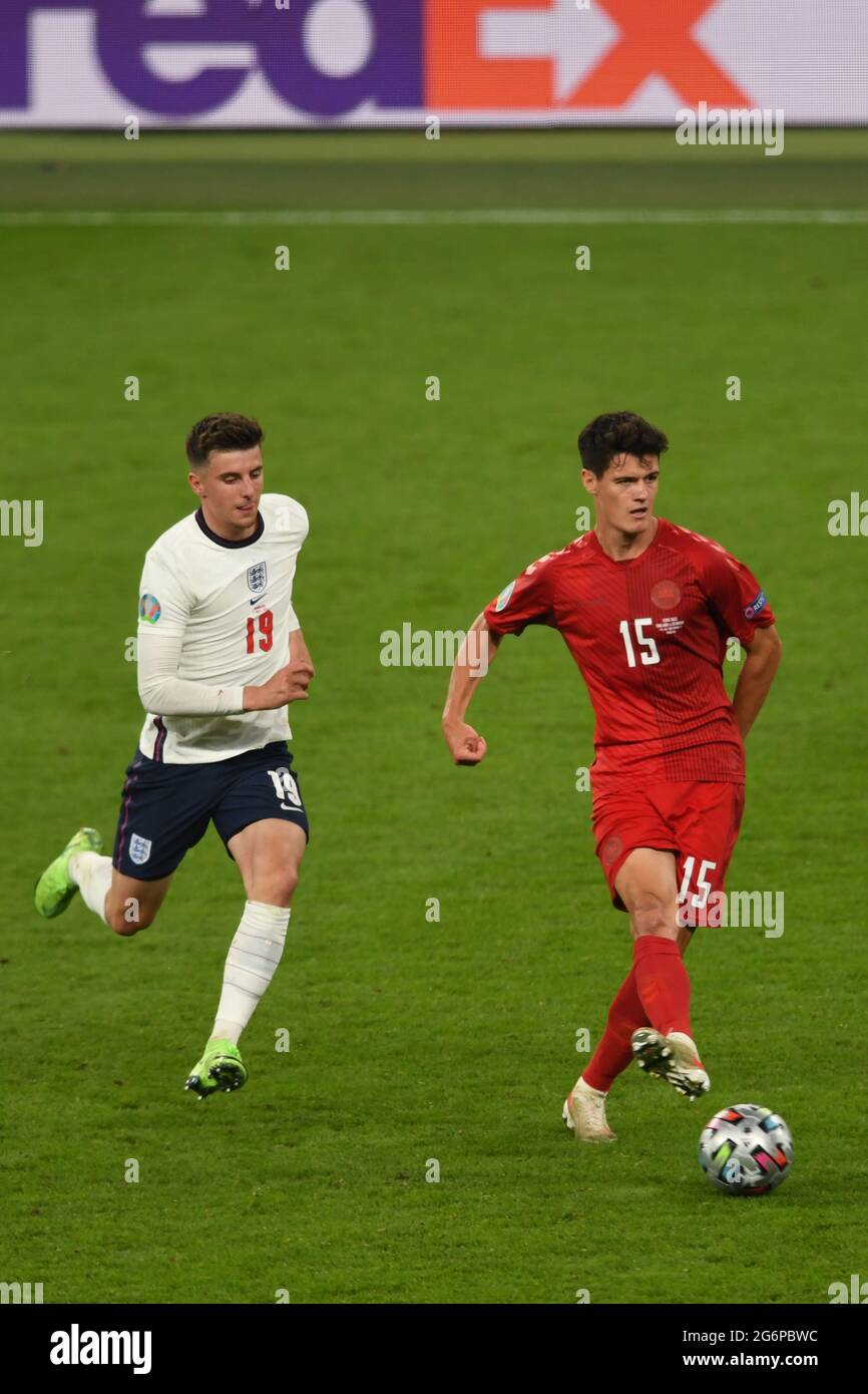 Christian Norgaard (Denmark)Mason Mount (England) during the Uefa ...