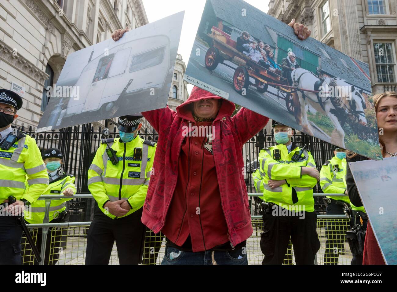 Roma community house hi-res stock photography and images - Alamy