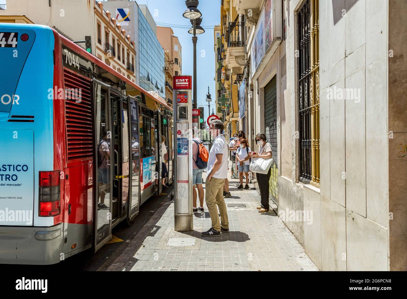 Hybrid buses hi-res stock photography and images - Alamy