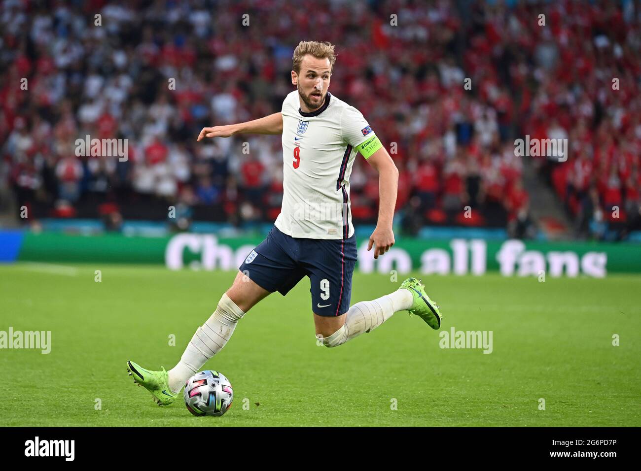 Harry KANE (ENG), action, single action, single image, cut out, full ...