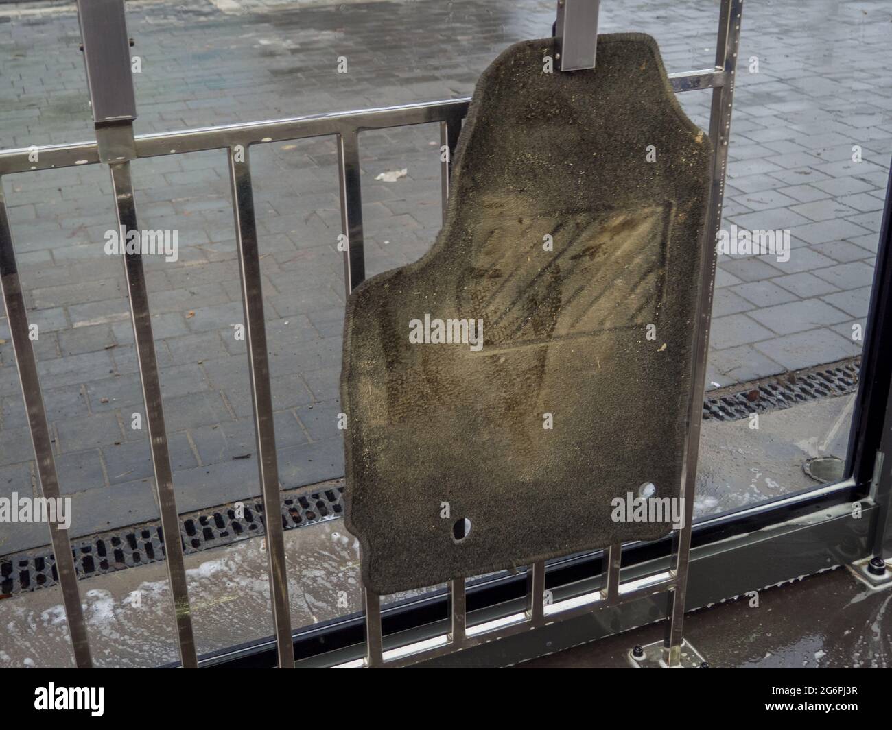 Steel mats hi-res stock photography and images - Alamy