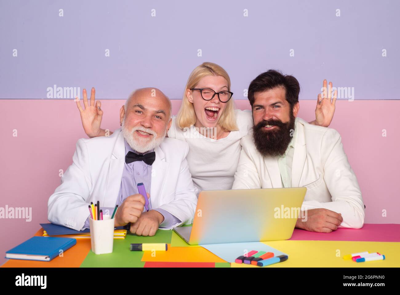 Surprised coworkers hi-res stock photography and images - Alamy