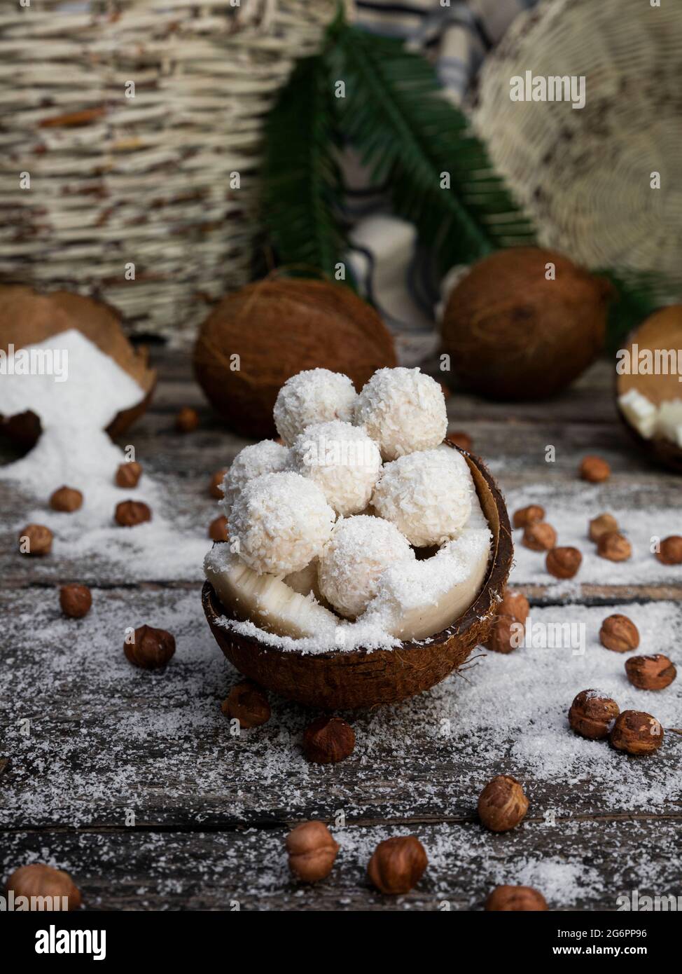 Coconut milk flour coconuts hi-res stock photography and images - Alamy