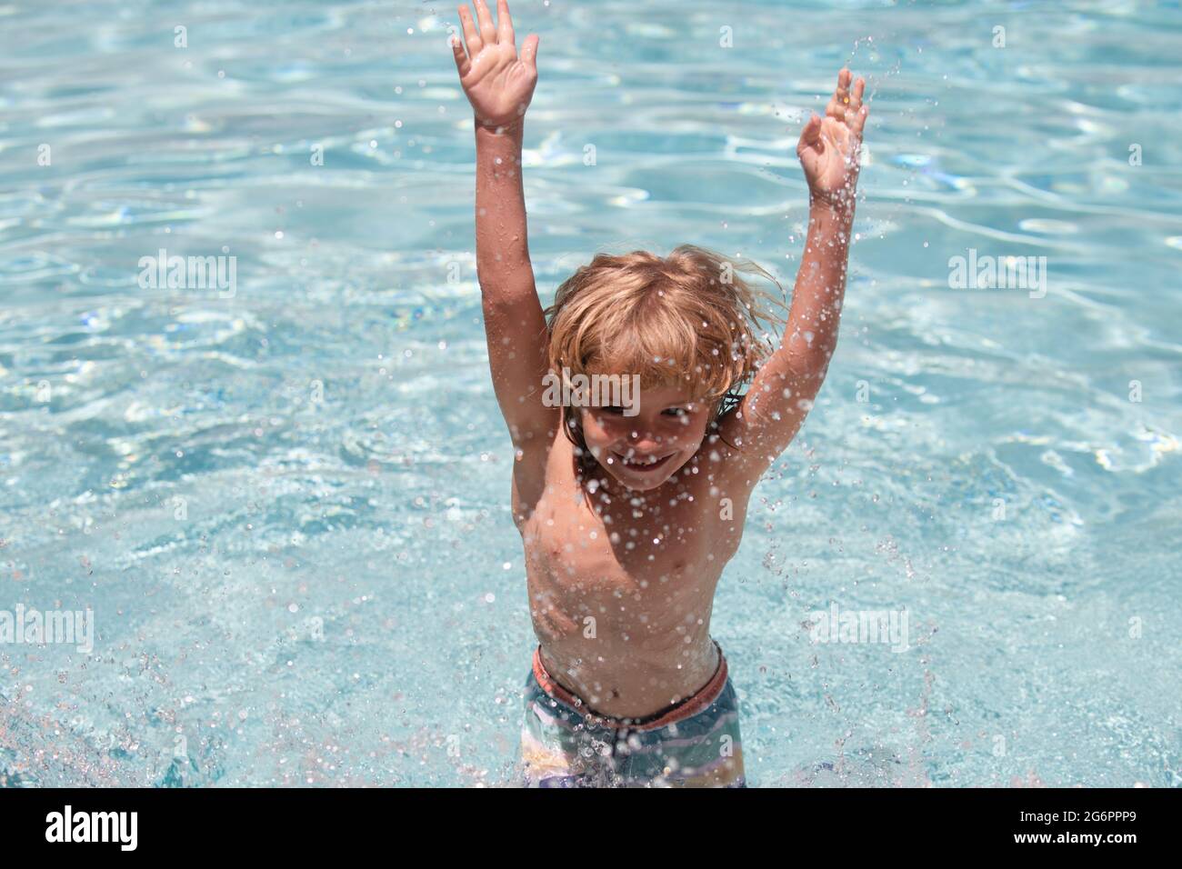 Kids Splashing Pool High Resolution Stock Photography and Images - Alamy