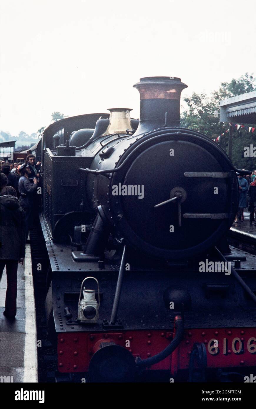 Train Spotting in the UK with a few buses circa 1975. Trains on the ...