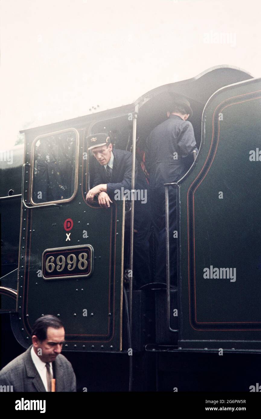Train Spotting in the UK with a few buses circa 1975. Trains on the ...