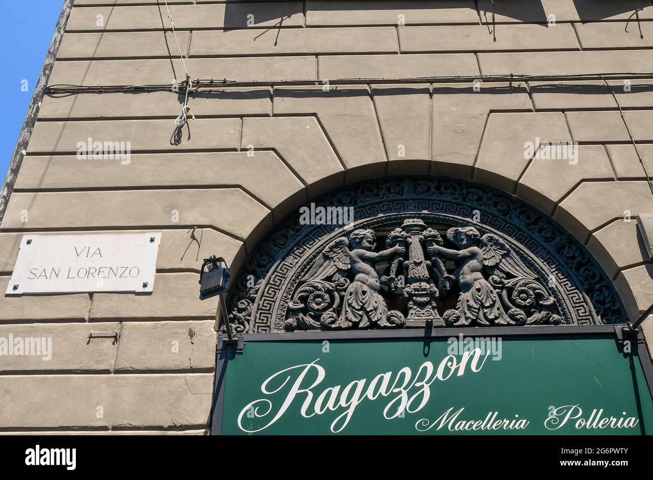 Via san lorenzo sign hi-res stock photography and images - Alamy