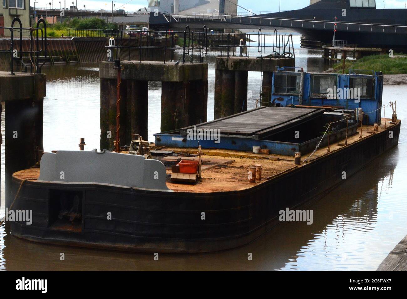 Mooring system hi-res stock photography and images - Alamy