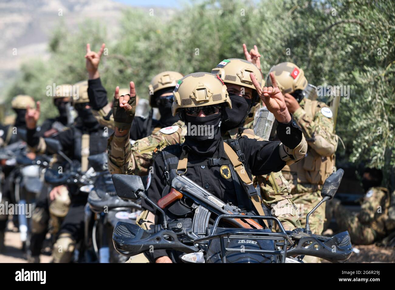 Fighters syrian national army hi-res stock photography and images - Alamy