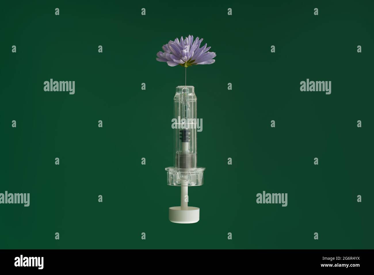 Medical injector hi-res stock photography and images - Alamy