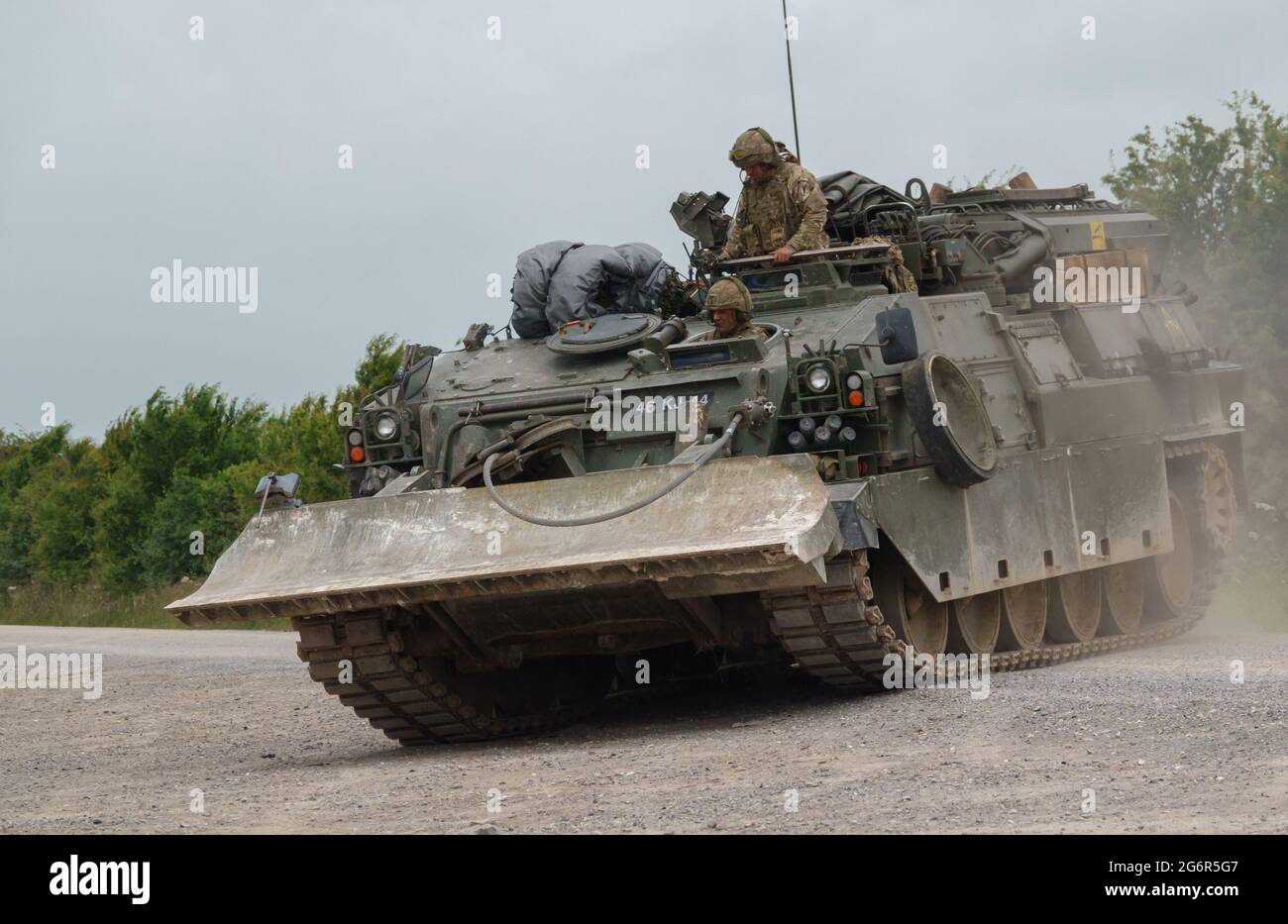 Battle tank rescue hi-res stock photography and images - Alamy