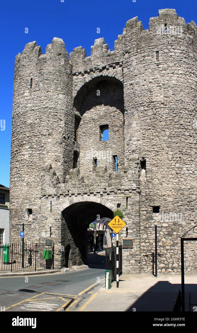 Irish medieval architecture hi-res stock photography and images - Alamy