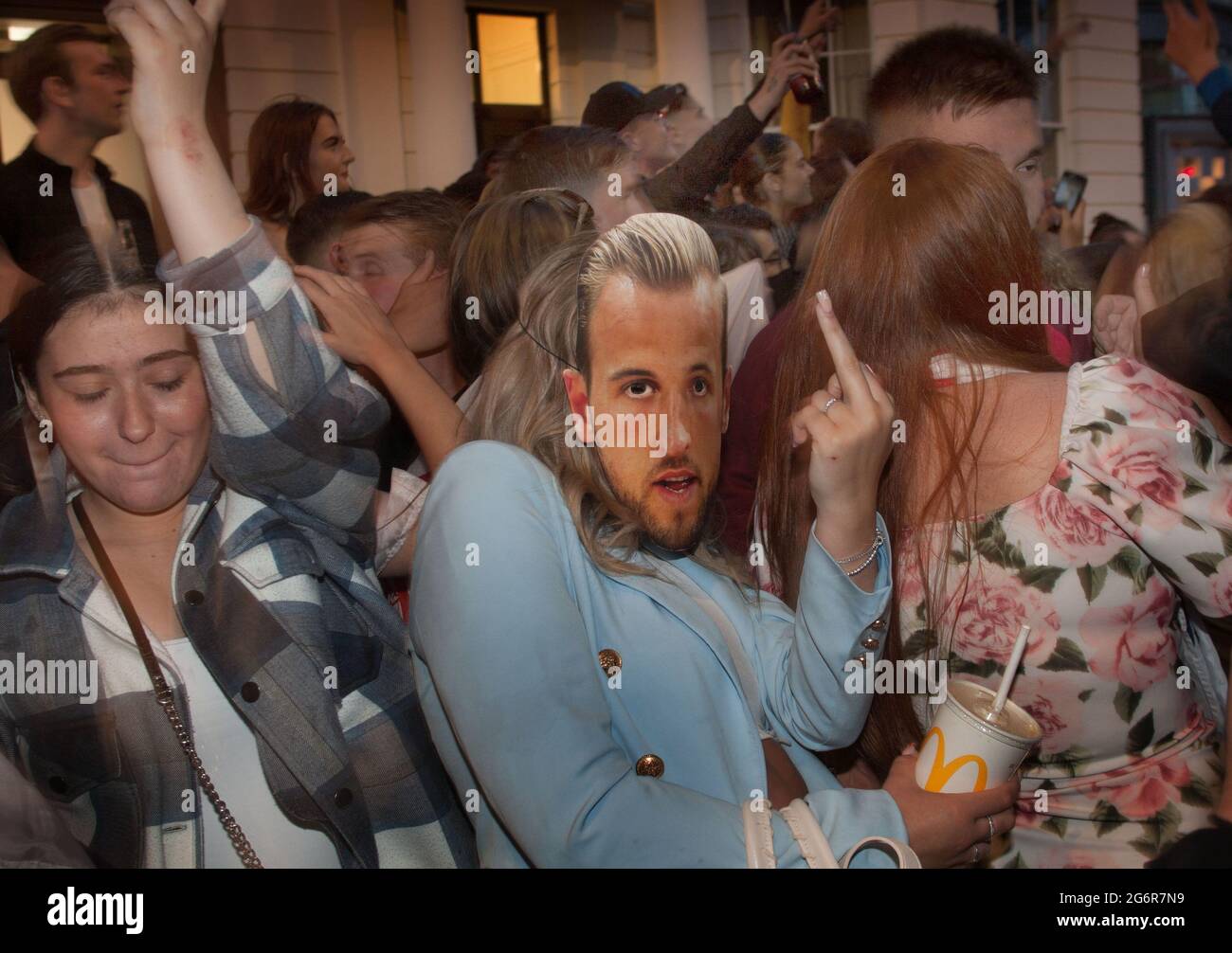 A usa fan wearing a football mask hi-res stock photography and images ...