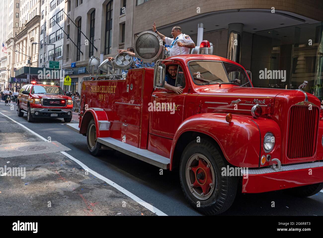 Searchlight truck hi-res stock photography and images - Alamy