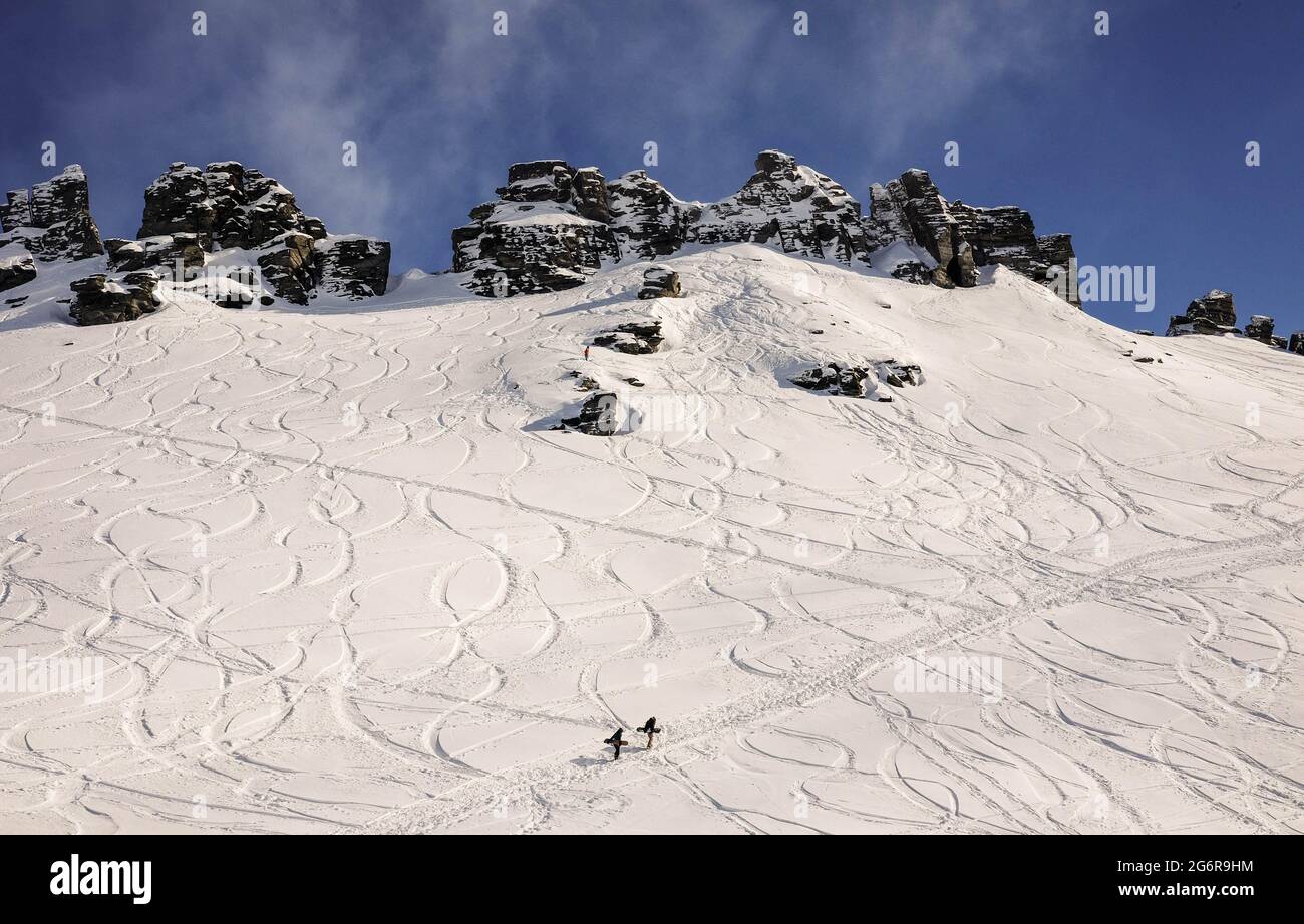 Treble cone ski resort hi-res stock photography and images - Alamy