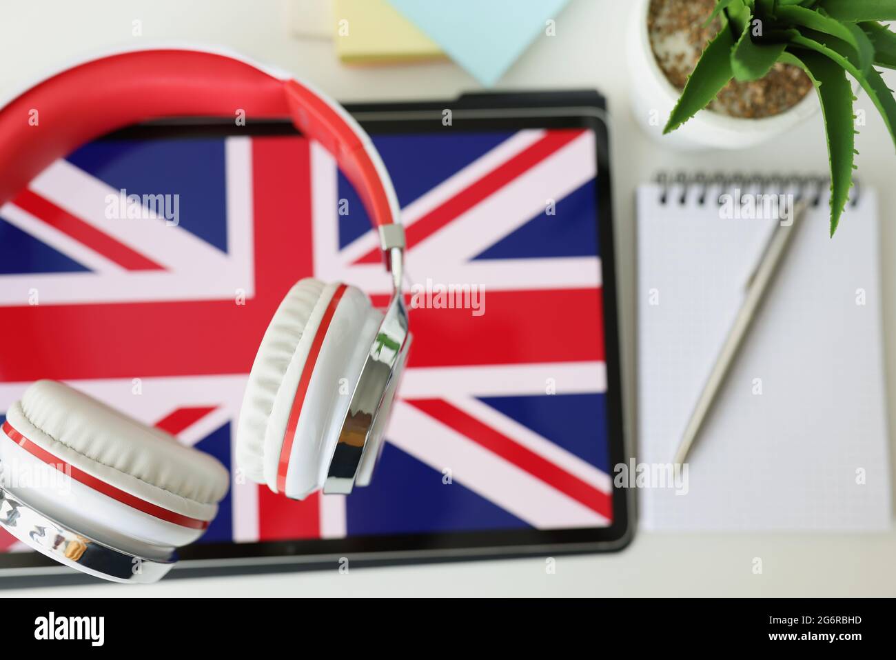 English flag tablet hi-res stock photography and images - Alamy