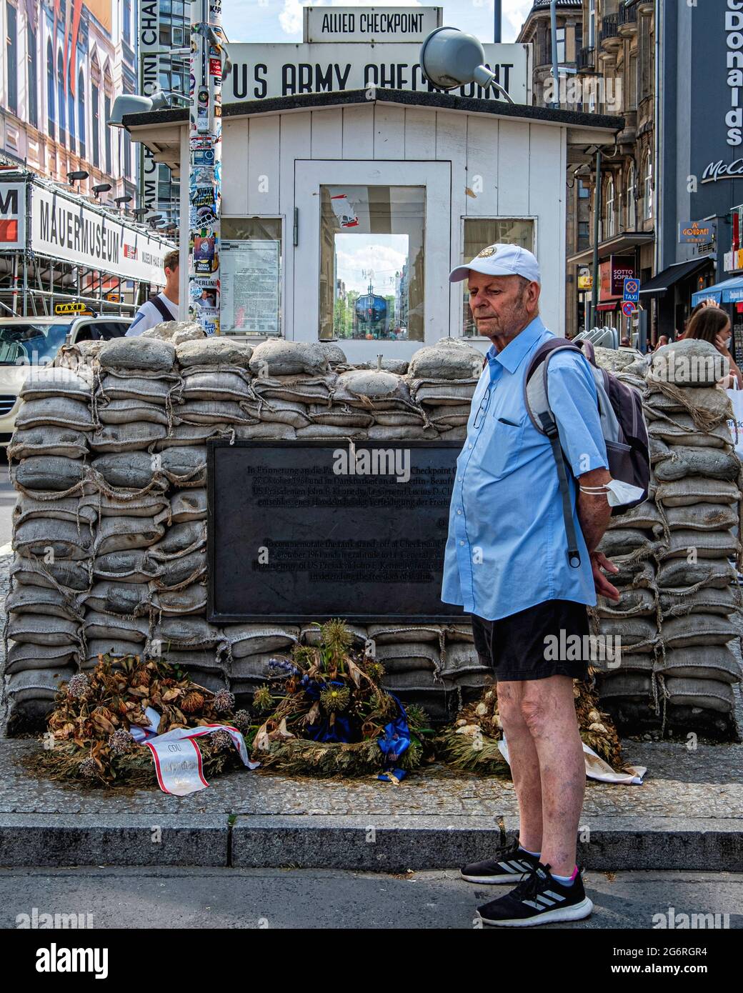 Us army checkpoint berlin hi-res stock photography and images - Alamy