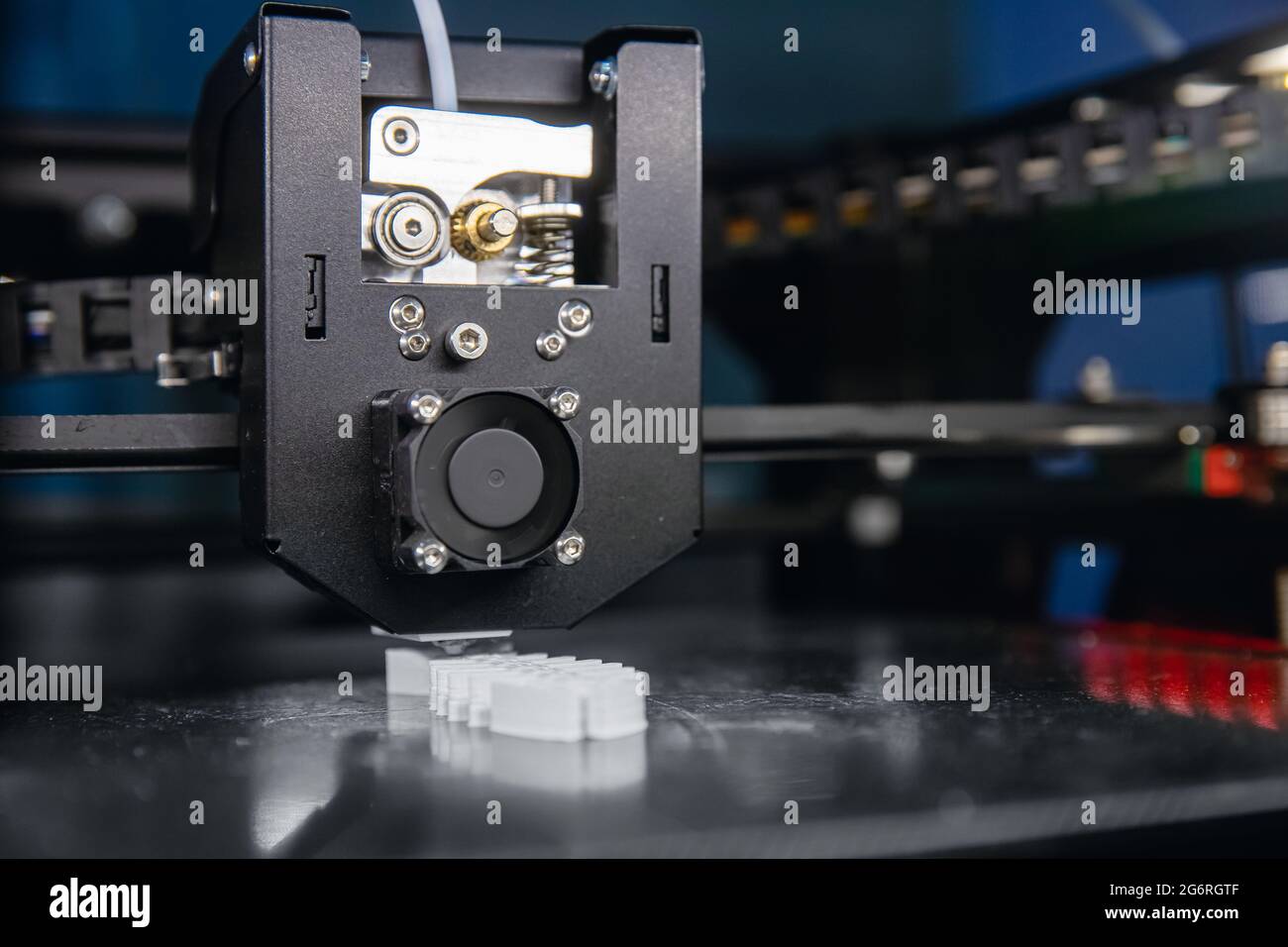 Mechanism metal cut cutting device hi-res stock photography and images ...