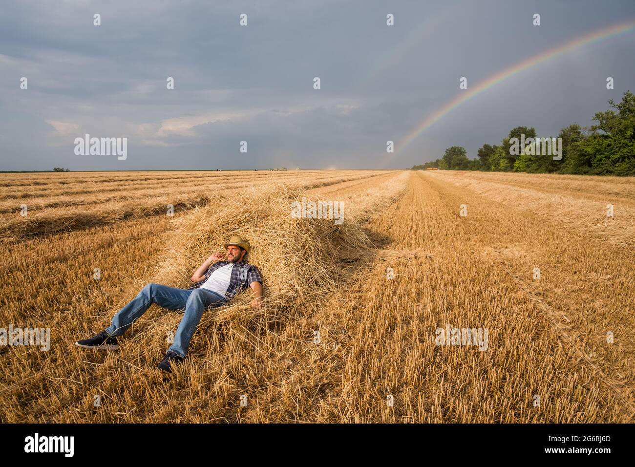 Successful harvest hi-res stock photography and images - Alamy