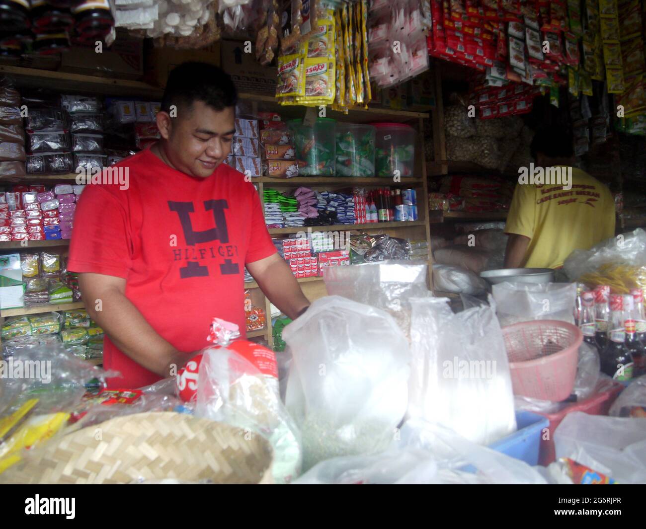 Indonesian food store hi-res stock photography and images - Alamy
