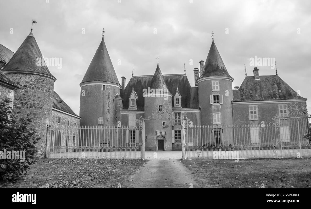 magnificent old chateau in black and white Stock Photo - Alamy