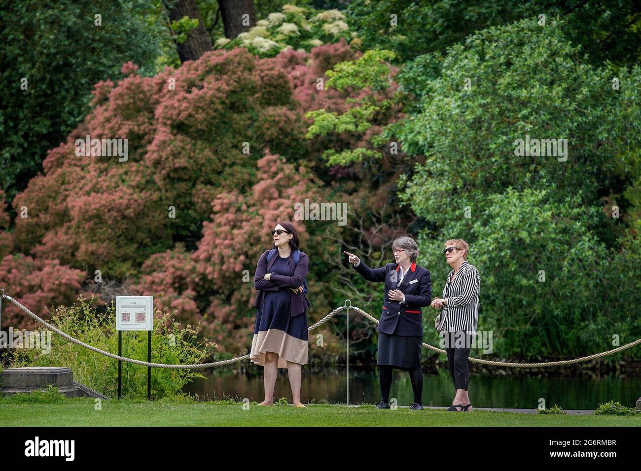 London, UK. 8th July, 2021. The Garden at Buckingham Palace opens for ...