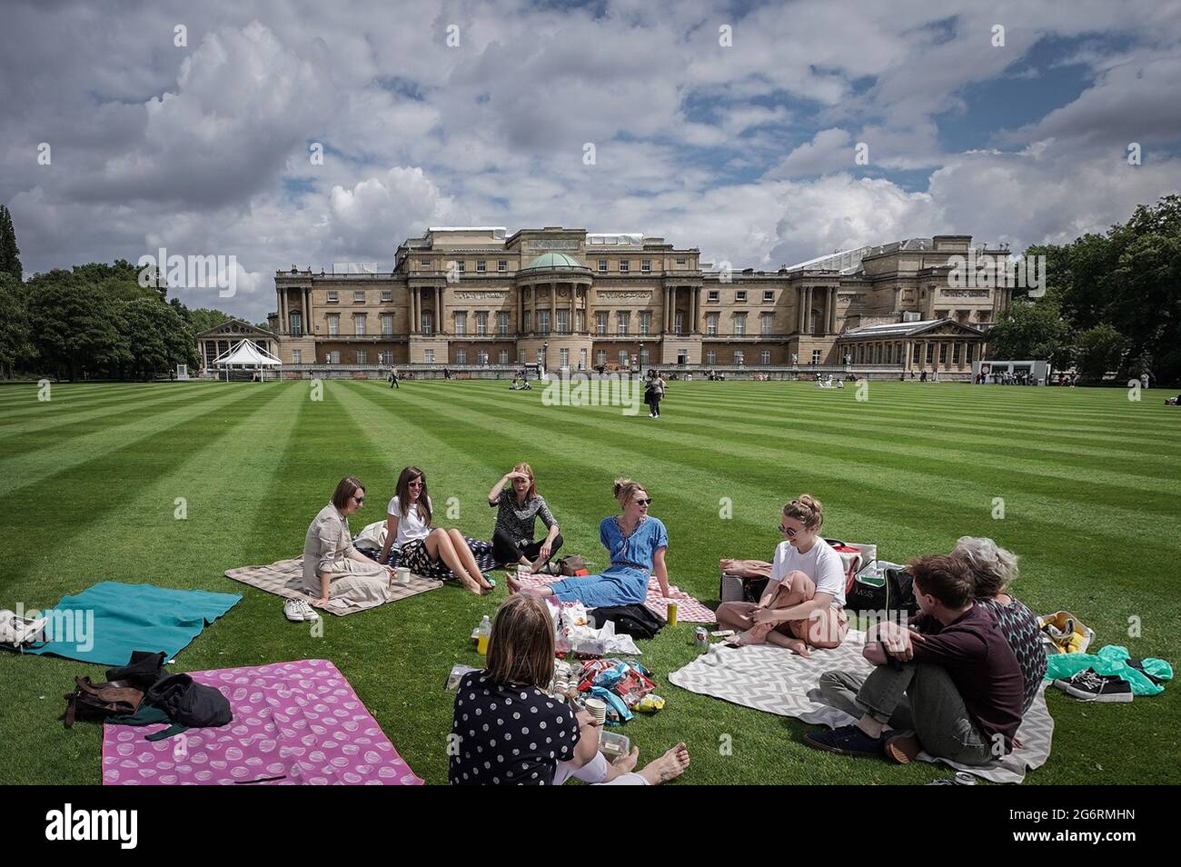 London, UK. 8th July, 2021. The Garden at Buckingham Palace opens for ...