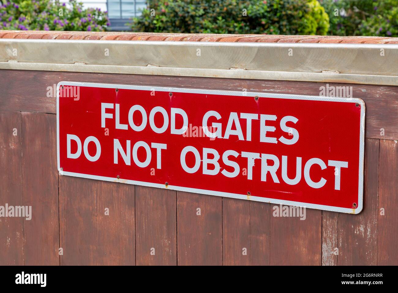 Flood gates hi-res stock photography and images - Alamy