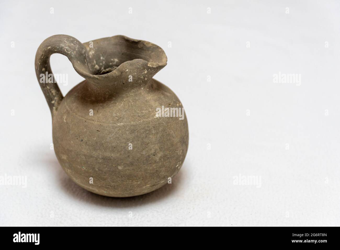Ancient greek pottery museum culture hi-res stock photography and ...