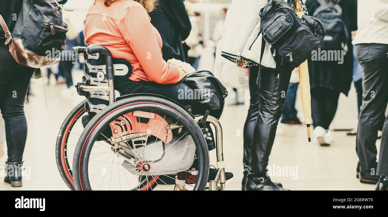 Handicapped woman wheelchair hi-res stock photography and images - Alamy