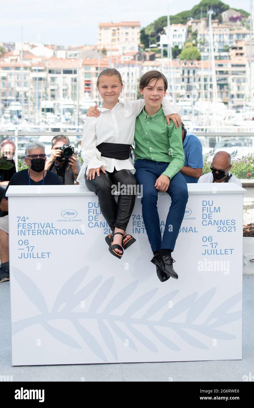 Maya Vanderbeque and Gunter Duret attend the Un Monde (A World ...