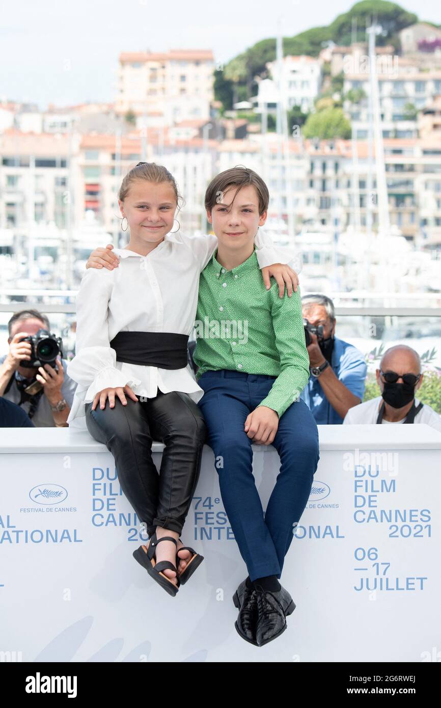Maya Vanderbeque and Gunter Duret attend the Un Monde (A World ...