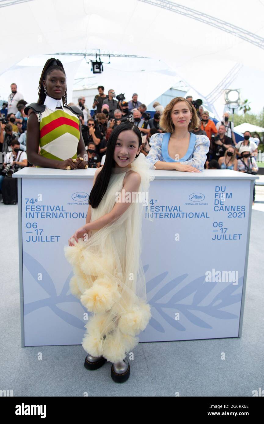 Haley Lu Richardson, Malea Emma Tjandrawidjaja, Jodie Turner-Smith ...