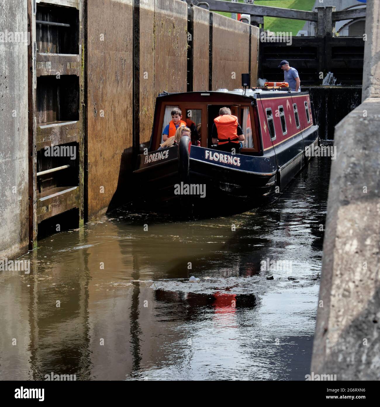 Narrow boat in a lock on the Union canal, Falkirk,Scotland Stock Photo ...