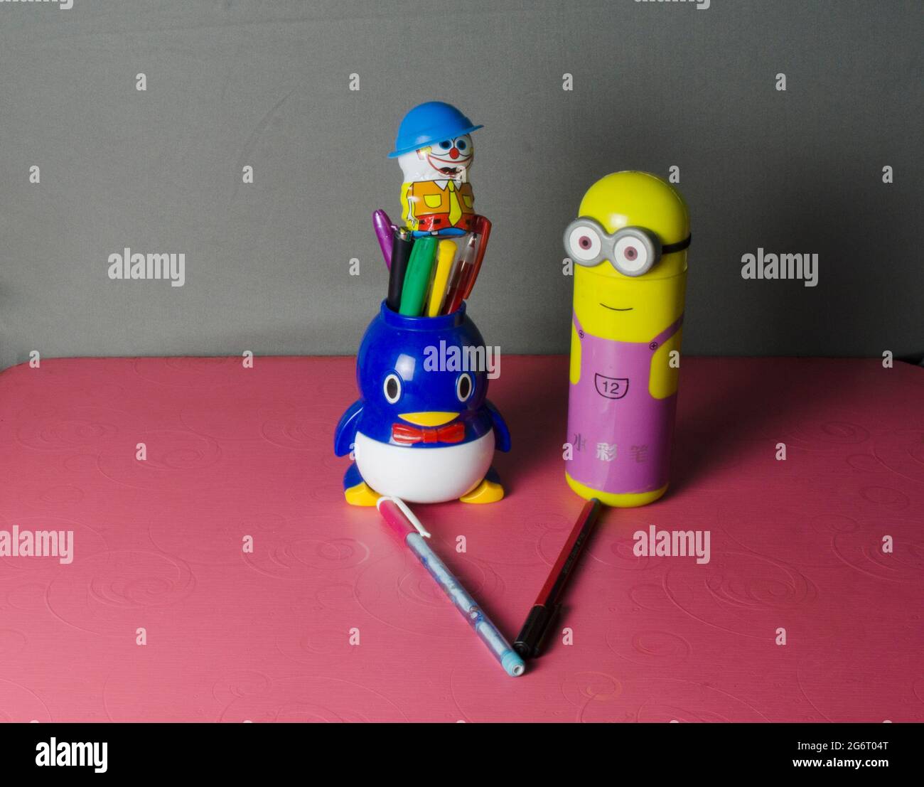 Pen stands hi-res stock photography and images - Alamy