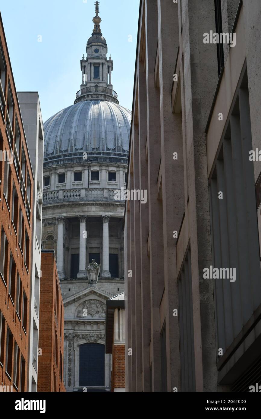 Modern anglican church buildings hi-res stock photography and images ...