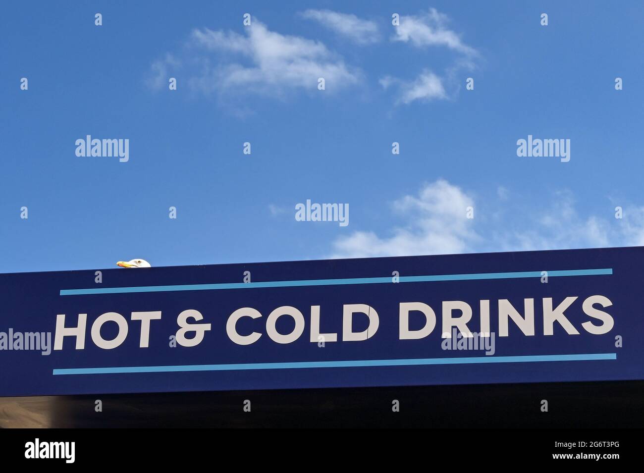 Cold drinks sign hi-res stock photography and images - Alamy
