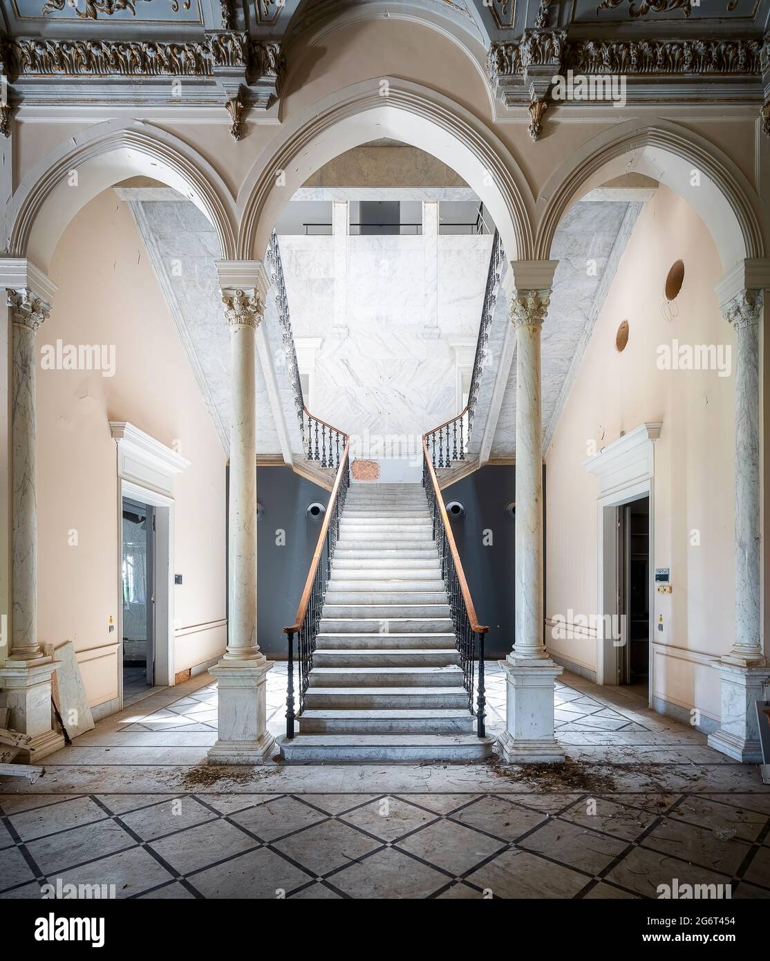 Quantum House Sursock Street in Beirut, Lebanon Stock Photo - Alamy