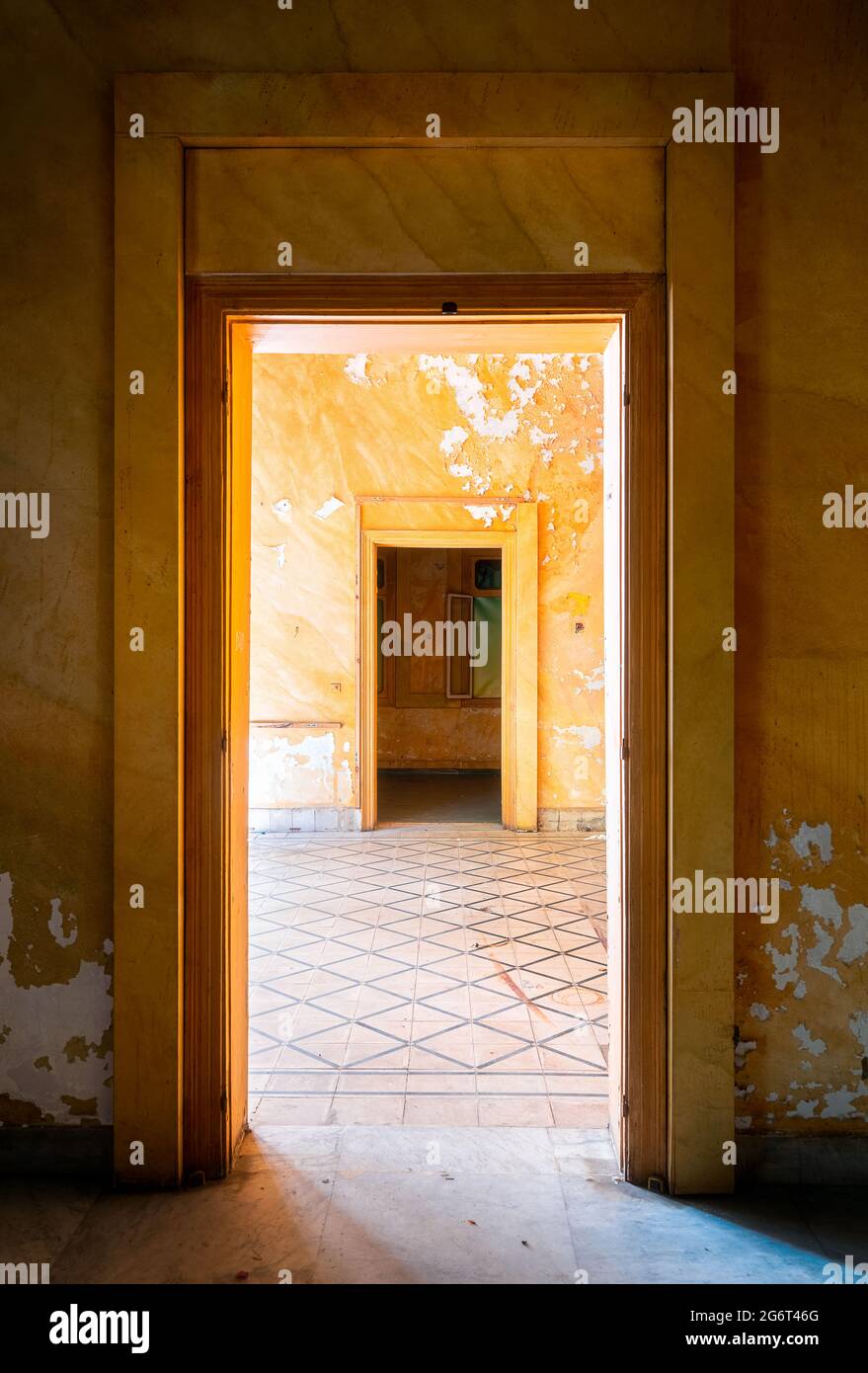 Tabbal Building Endangered Heritage in Beirut, Lebanon Stock Photo - Alamy