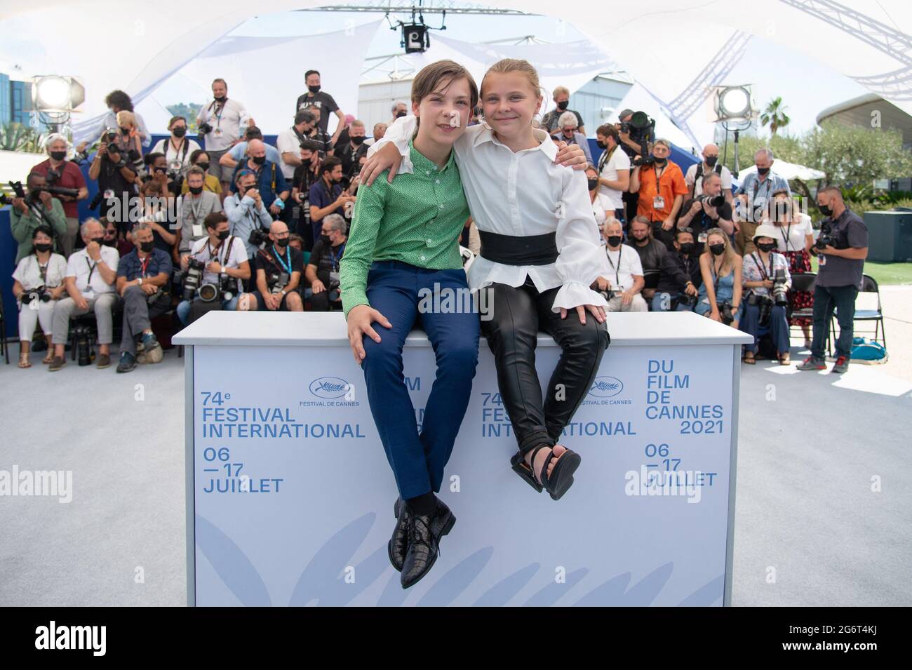 Maya Vanderbeque, Gunter Duret attending the Un Monde Photocall as part ...