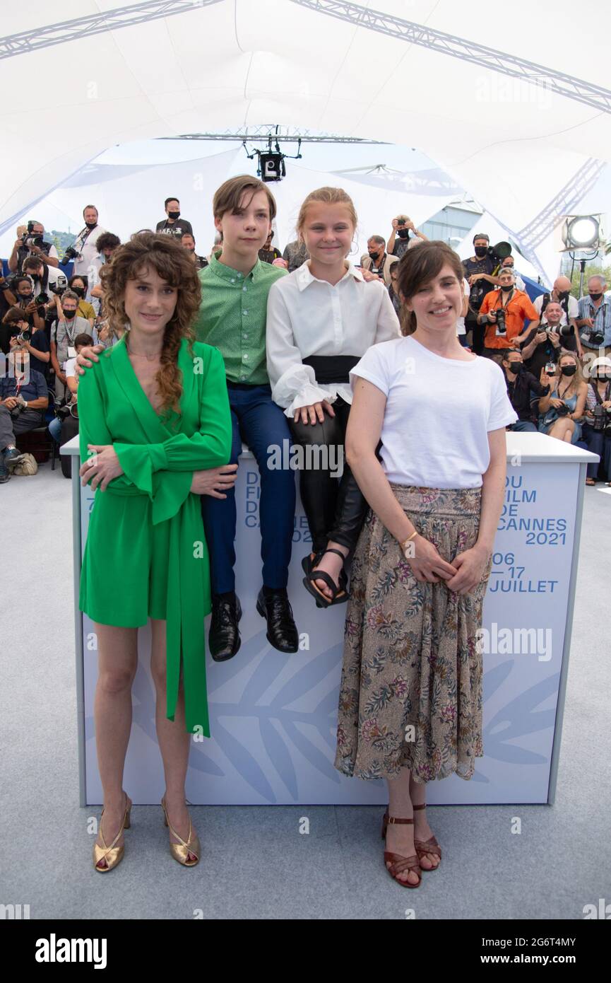 Laura Verlinden, Gunter Duret, Laura Wandel, Maya Vanderbeque attending ...