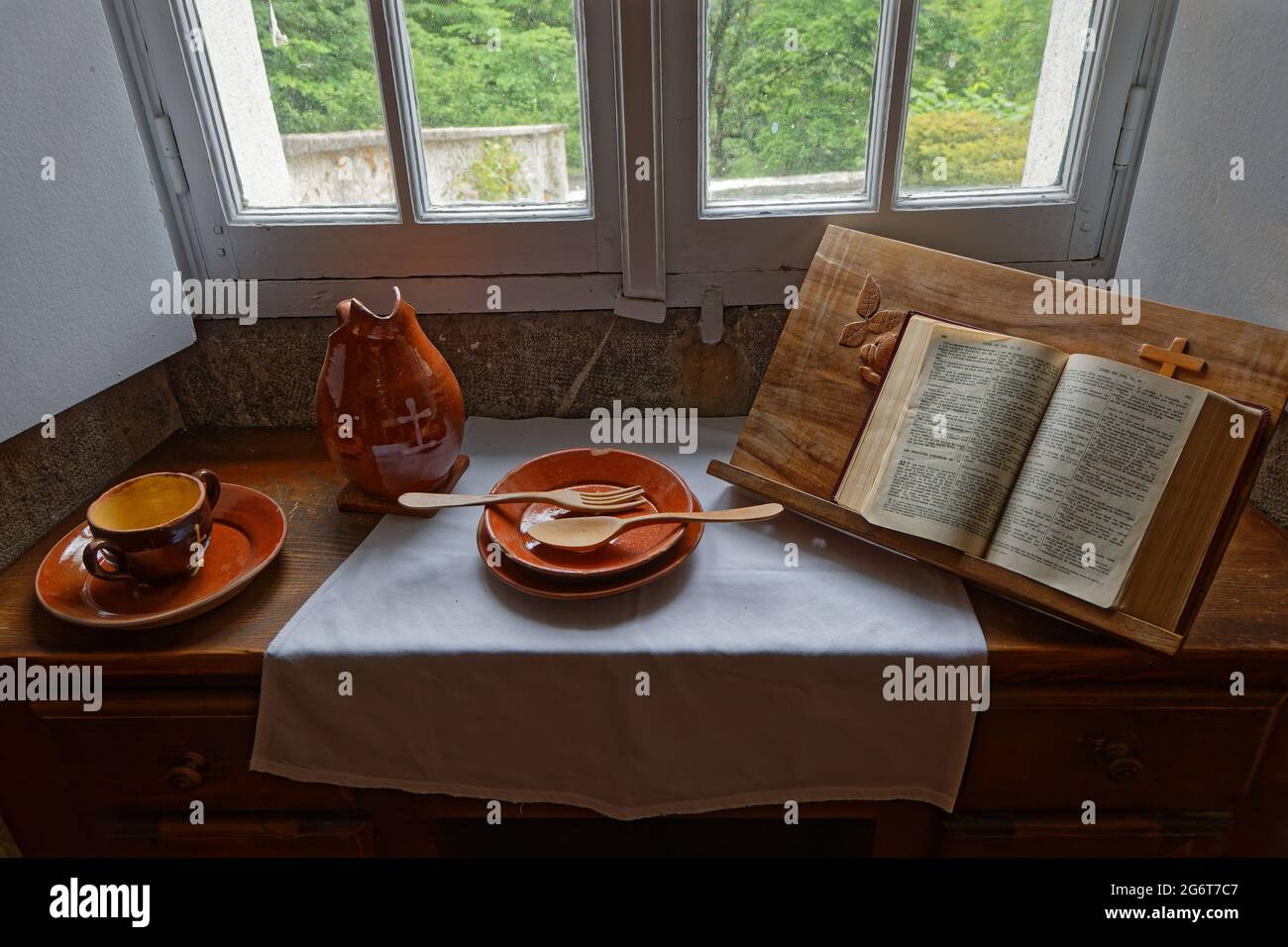 Monk cell hi-res stock photography and images - Alamy
