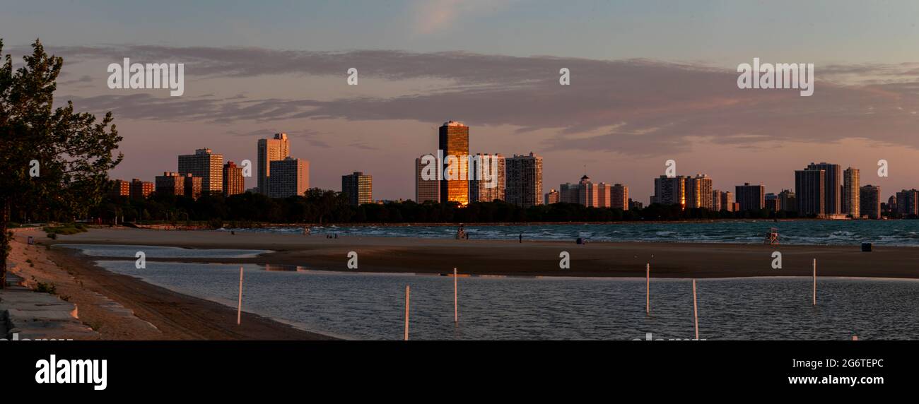 Beach front high rises hi-res stock photography and images - Alamy