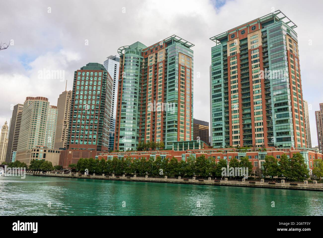 High rise building dusk lake hi-res stock photography and images - Alamy