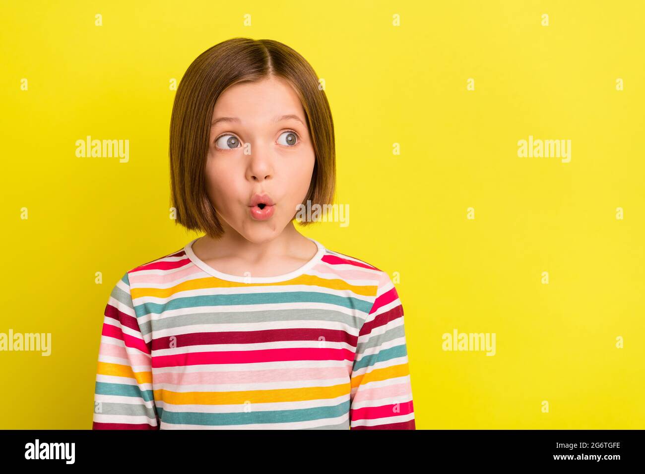 Photo of amazed astonished young little girl look empty space sale ...
