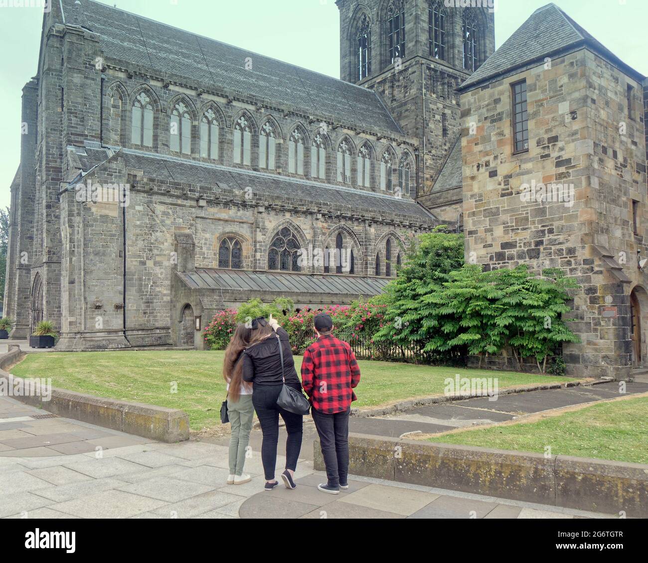 Paisley abbey alien hi-res stock photography and images - Alamy