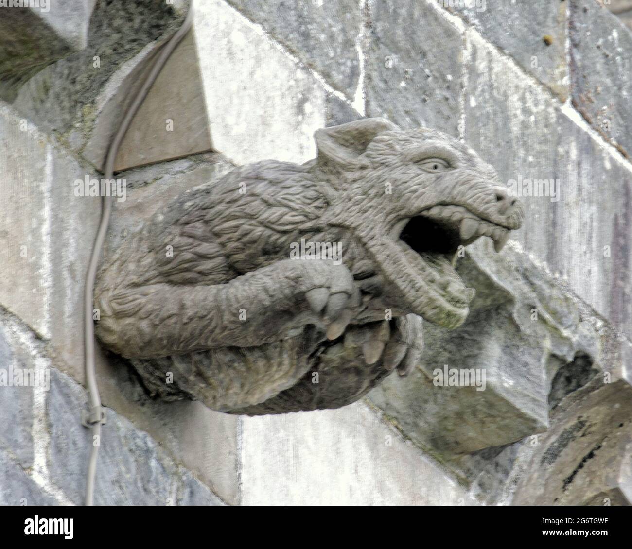 Glasgow, Scotland, UK, 8th July, 2021. Paisley Abbey alien movie ...